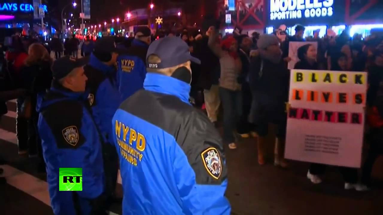 'We can't breathe' Anti police brutality protesters stage die ins ...