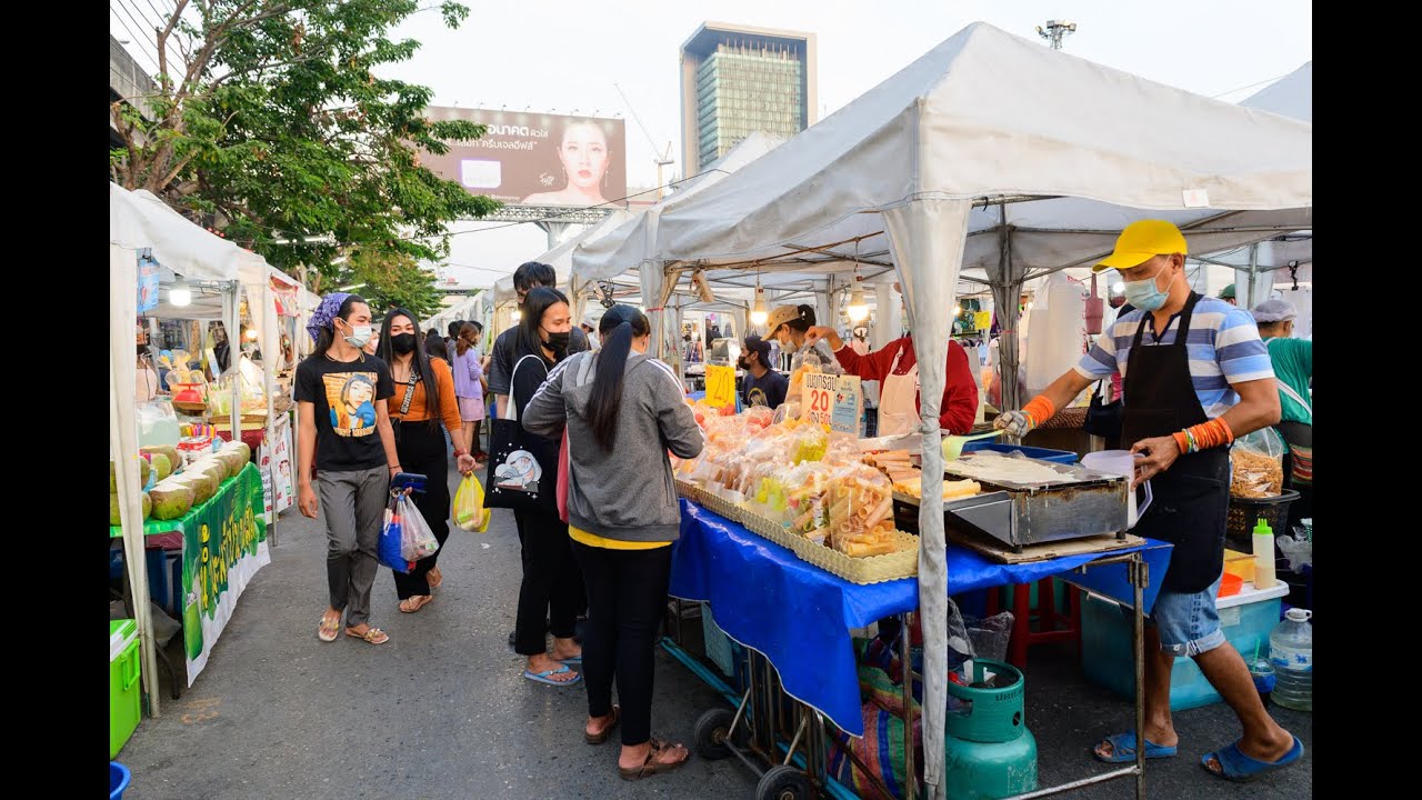 [4K] "S.A.T. Night Bazaar" Thai food and shopping at Ramkhamhaeng - YouTube