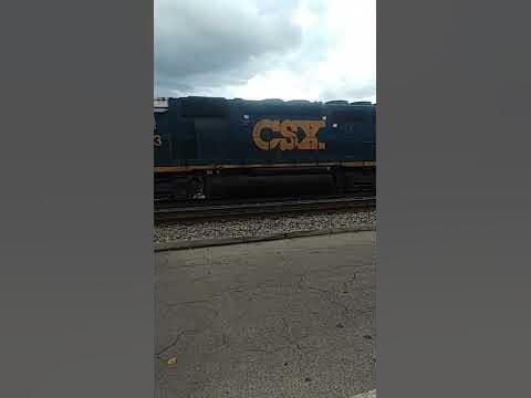 CSX with 2 SDs pulling hard on the old B&O - YouTube