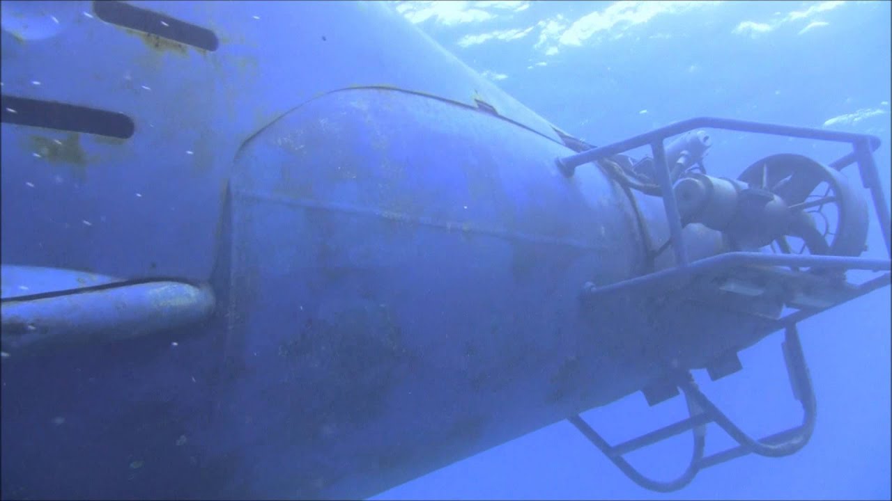 大迫力の潜水艦・サイパン Saipan Submarine 2013 - YouTube