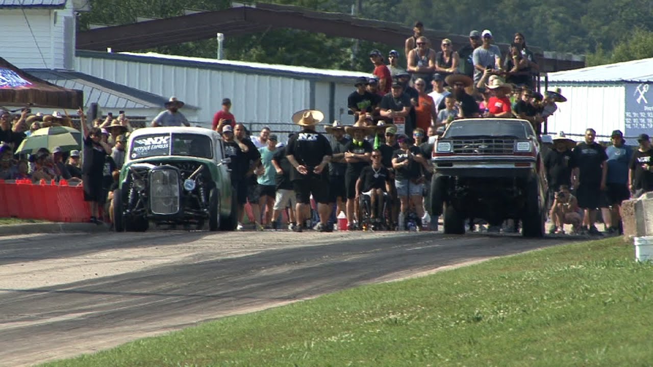 TRUCKS -vs- TRUCKS - H-Town Throwdown - Tailgate class - YouTube
