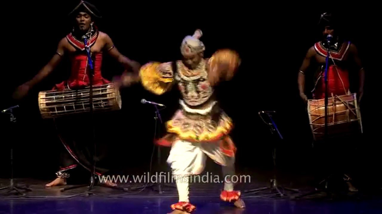 Sabaragamuwa dance by folk dancers of Sri Lanka - YouTube