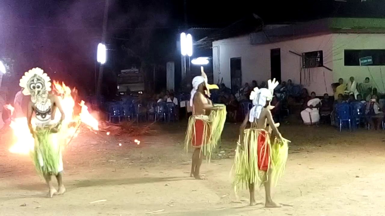 The Most Beautiful Kootta Pakshi Kolam Kappoli at Porittikkavu Karthika ...