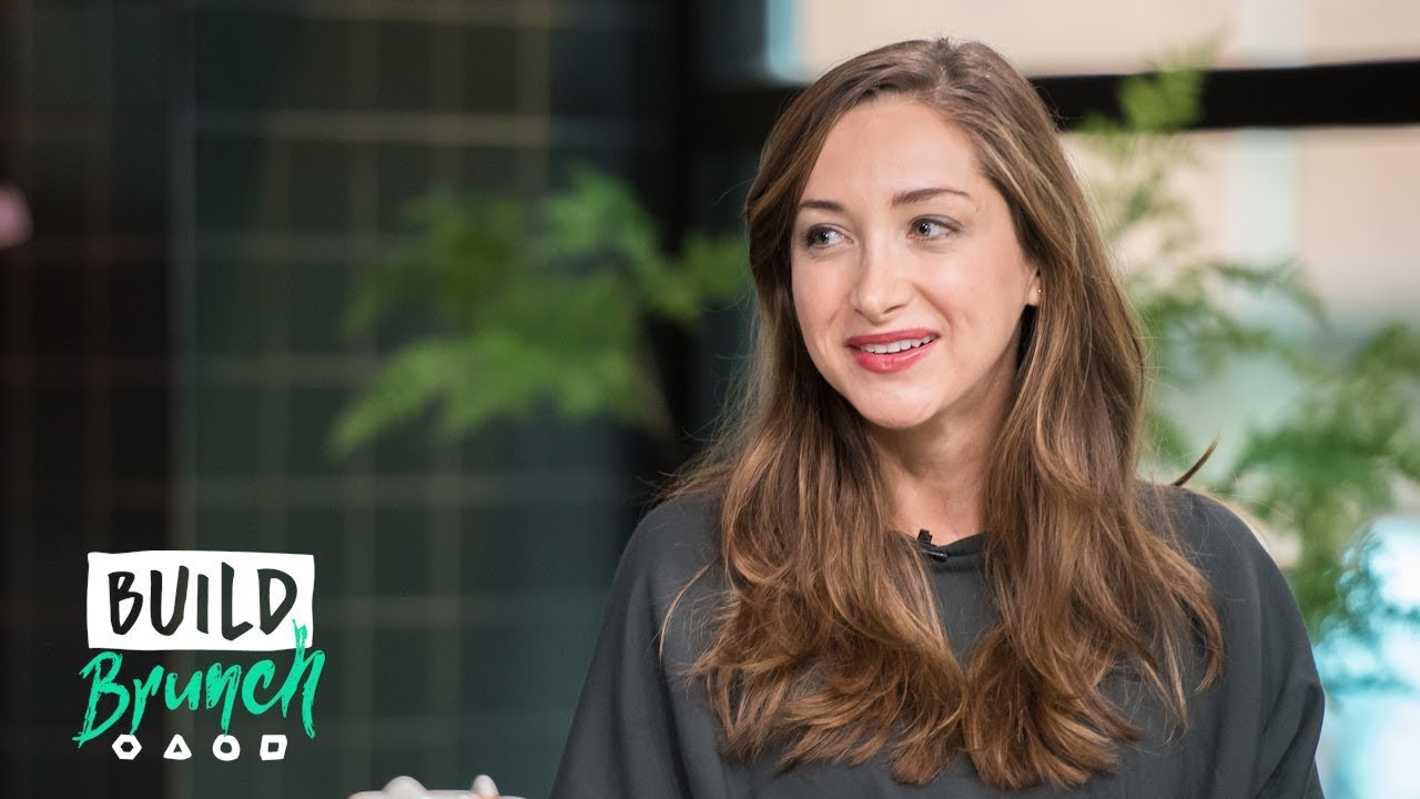 Jamie Lee Joins the BUILD Brunch Table - YouTube