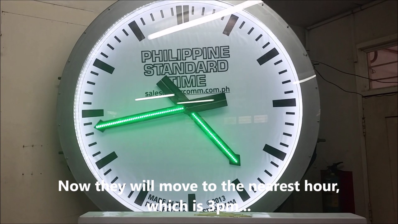 SyncRight Analog GPS Clock - Auto Time Setting Demonstration - YouTube