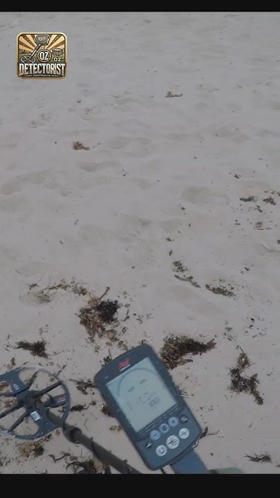 Metal Detecting finds, e2, find 8 - YouTube