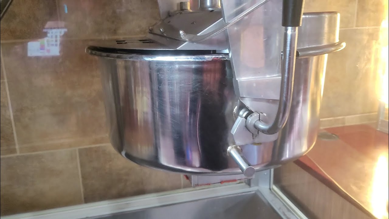 Cleaning a Gold Medal 52 oz. Updraft Pop Clean Popcorn Popper - YouTube