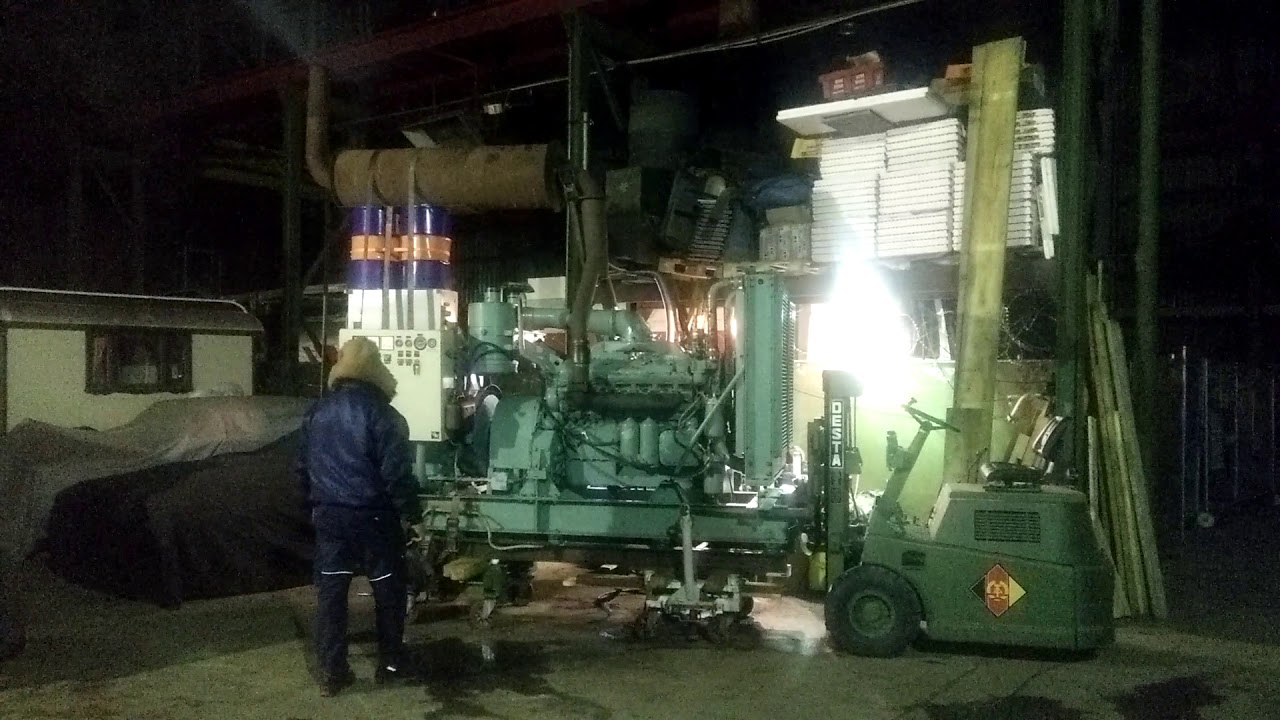 Detroit Diesel 12V71 - running with Exhaust System - YouTube