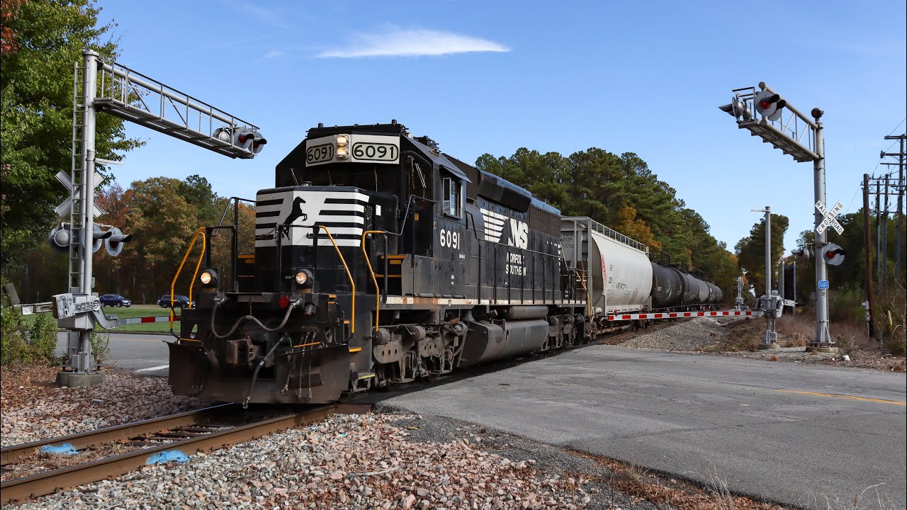 {4K} NS 6091 leads V24 into Richmond, VA (10/30/2022) - YouTube