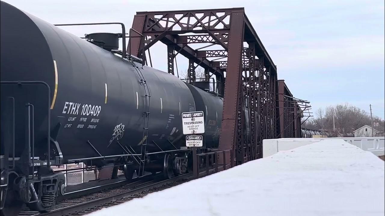 IANR 3806, HLCX 3812, Slug 3951, & IANR 4002 Cedar River, Cedar Falls Iowa #railfans #train # ...