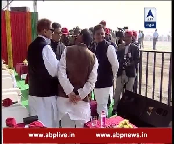 Agra-Lucknow expressway project inaugurated by Akhilesh Yadav - YouTube