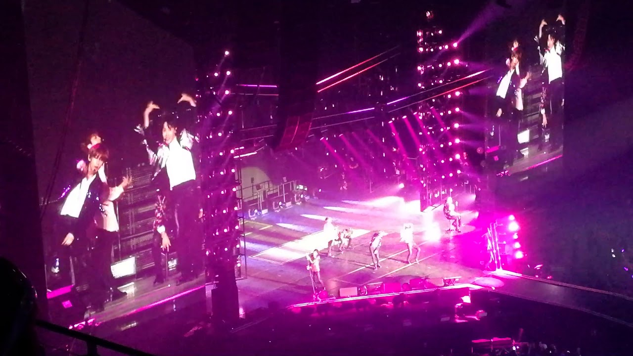 BTS (방탄소년단) - LIVE in Paris 20.10.2018 - AIRPLANE PT.2 - YouTube