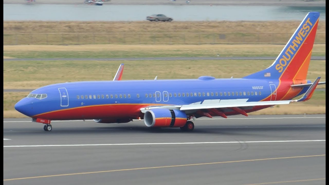 Southwest Airlines Boeing 737-800 [N8650F] landing in PDX - YouTube
