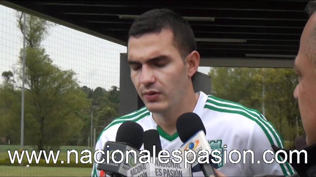 Alejandro Bernal regresa a la titular - YouTube