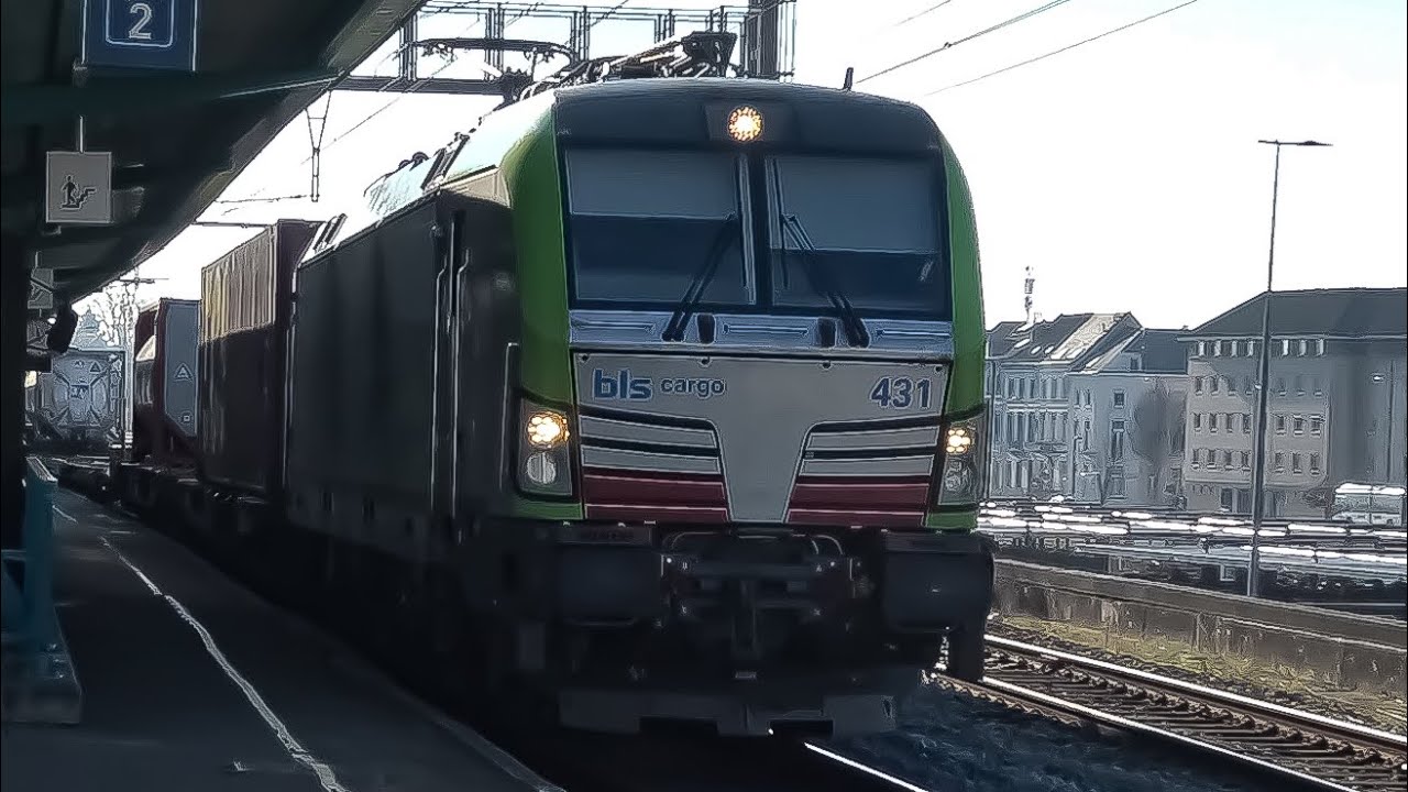 Train at Gent-Dampoort Station (4K) 18-02-25 - YouTube