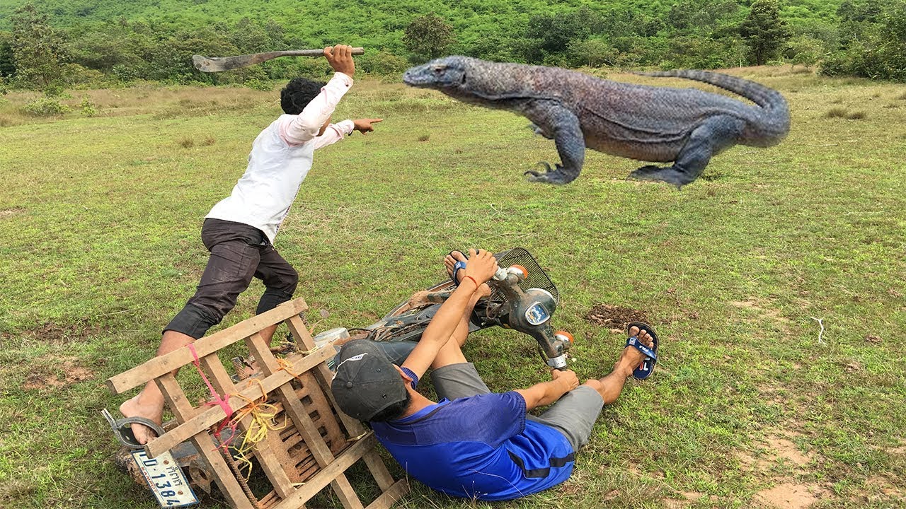 Amazing Two Brave Brother Catches Komodo Dragon Near Mountain While ...