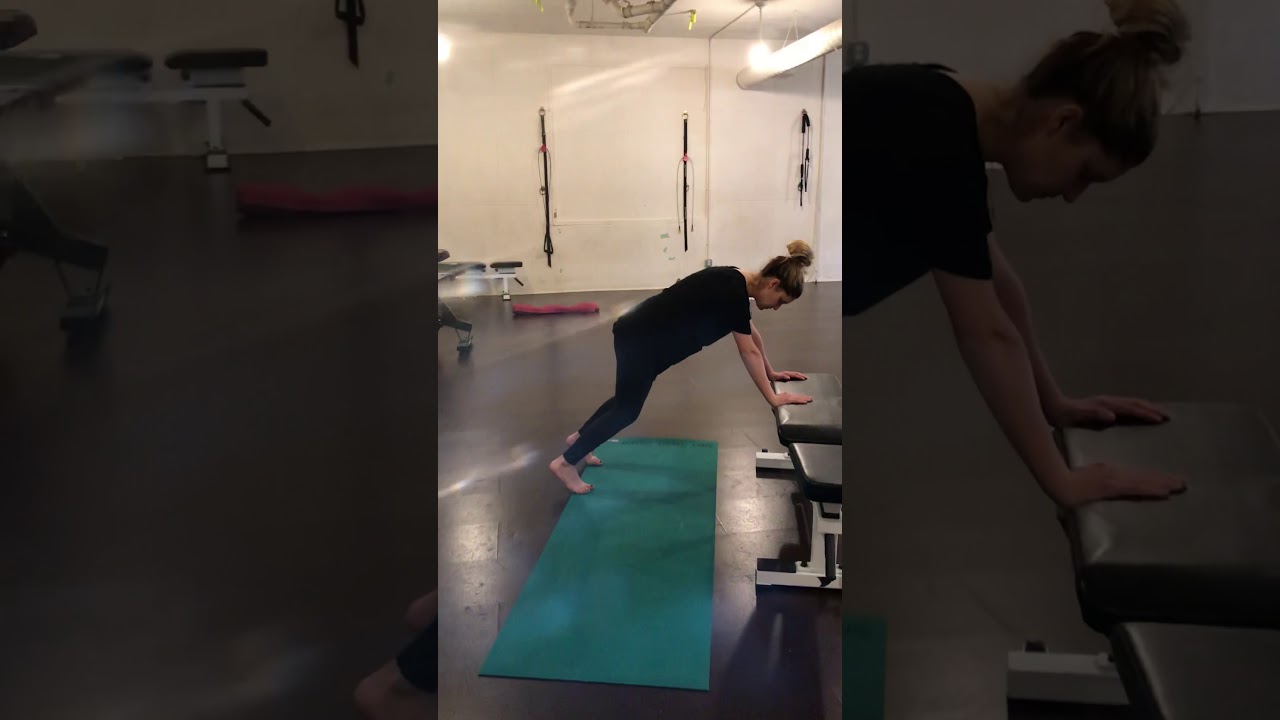 Bear push-up - YouTube