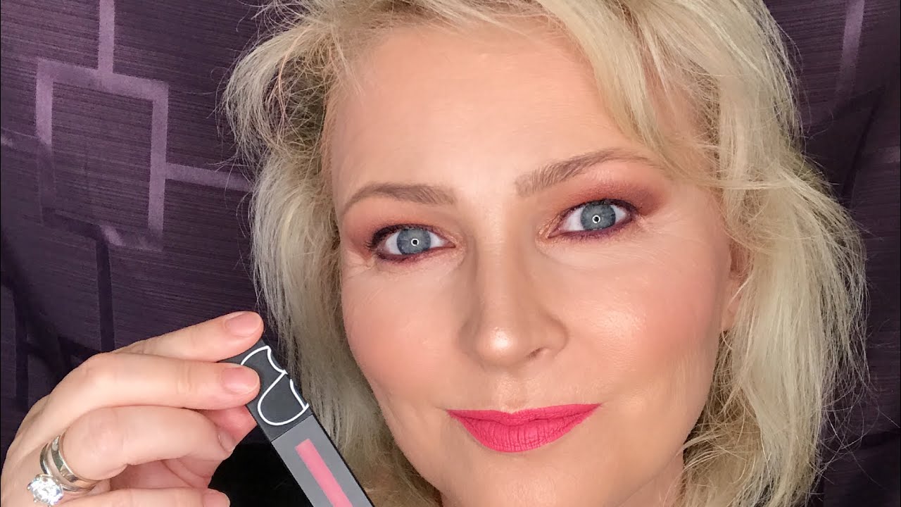 Lipstick Wednesday (episode 3) - YouTube