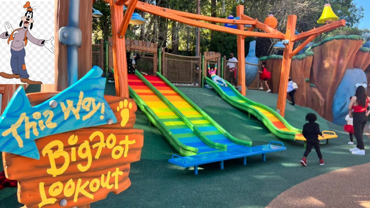 Goofy's How to Play Yard for Kids at Mickey's Toontown | Kids ...