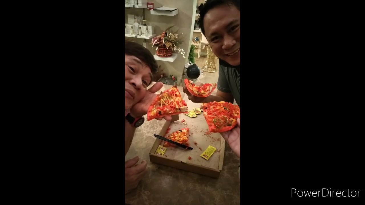 first time mg pizza...watch this🤣 - YouTube