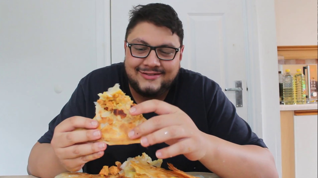 GIANT FOOD: WORLDS BIGGEST SAMOSA!!!(WATCH TILL THE END...) - YouTube