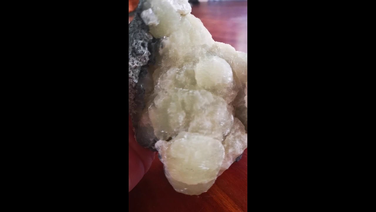 #200411-07 Prehnite from Prospect Quarry NSW ex. G Stacey - YouTube