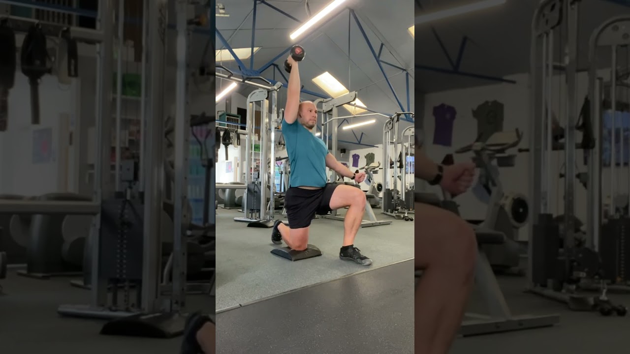 Kneeling single arm dumbbell shoulder press - YouTube