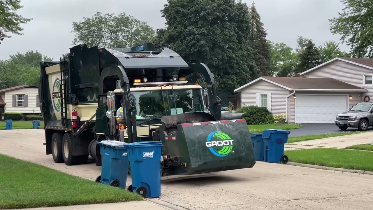 Groot Autocar WXLL McNeilus Atlantic Curotto Can Garbage Truck - YouTube