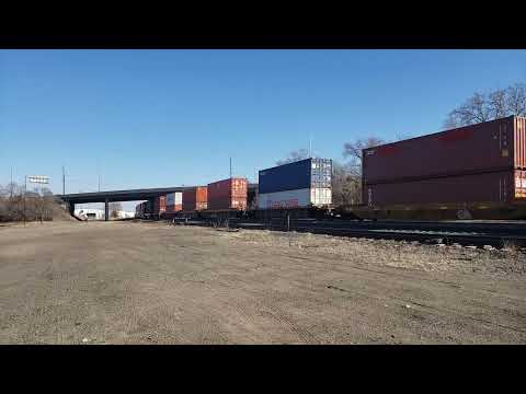 EAST BOUND STACK TRAIN. BNSF # 4328 DPU BNSF # 7772 - YouTube