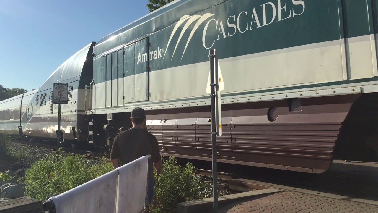 Amtrak Train Passing Through White Rock B.C. - YouTube
