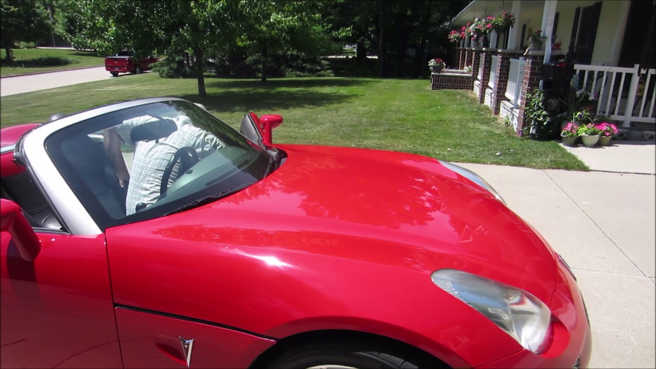 V8 Solstice LS3 Walk Around - YouTube