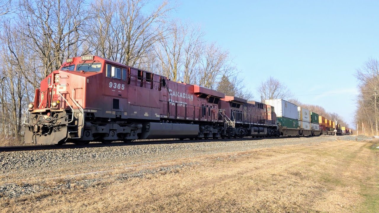 CSX Intermodal Q165 - CP Canadian Pacific ES44AC #9365 & CP AC4400CW #8523 - Unionville OH Feb ...