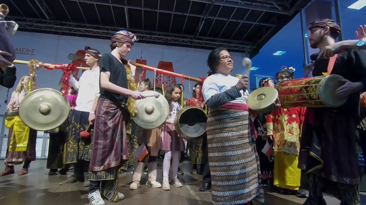 Jepun Bali - Gamelan Beleganjur - Presentation of instruments - Asia ...
