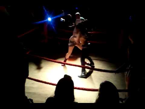 Foxy boxing @ the cabin 02 - YouTube
