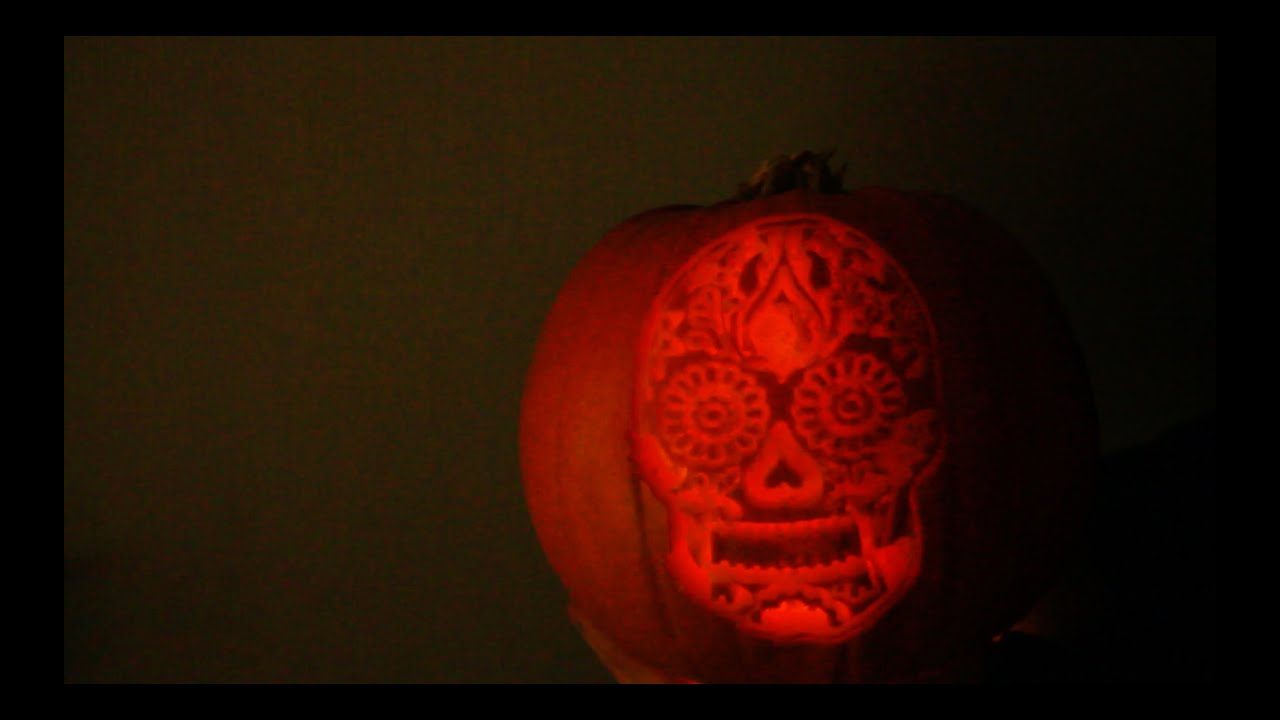 Robot carves a Halloween pumpkin - 5axismaker milling - YouTube
