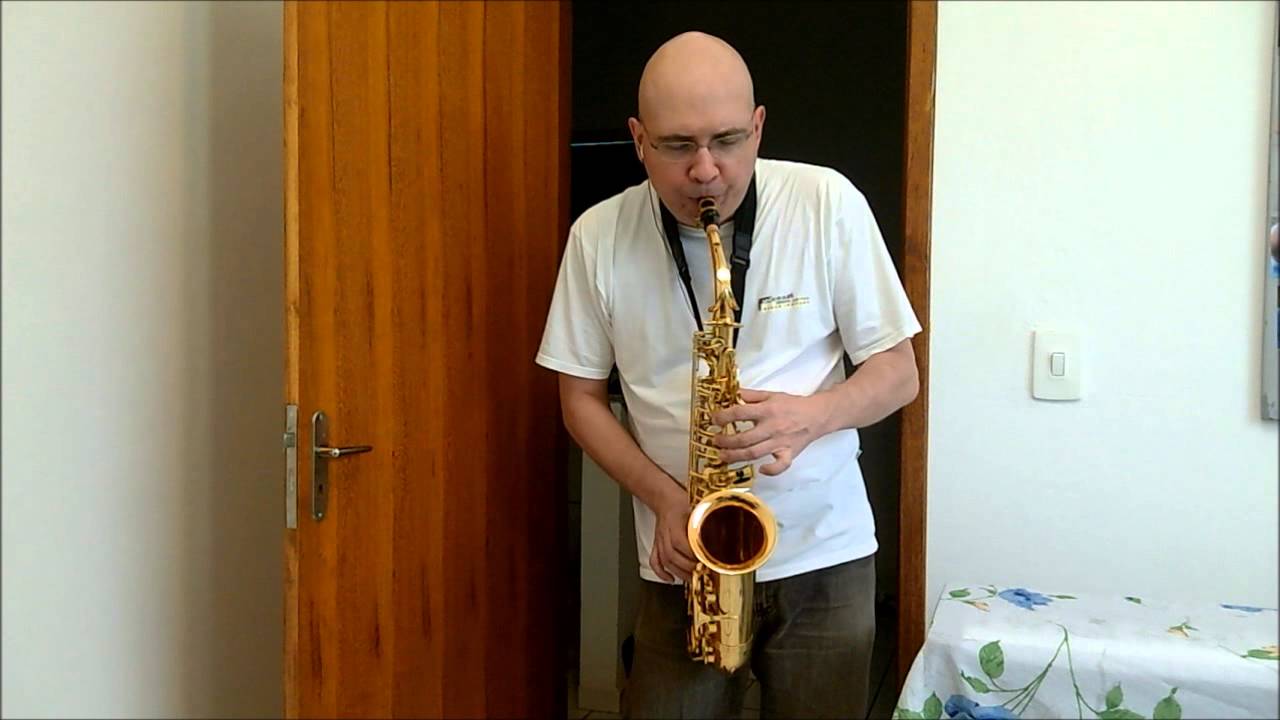 Alto sax over 17 (Cm) - BB King Style Backing Track - YouTube