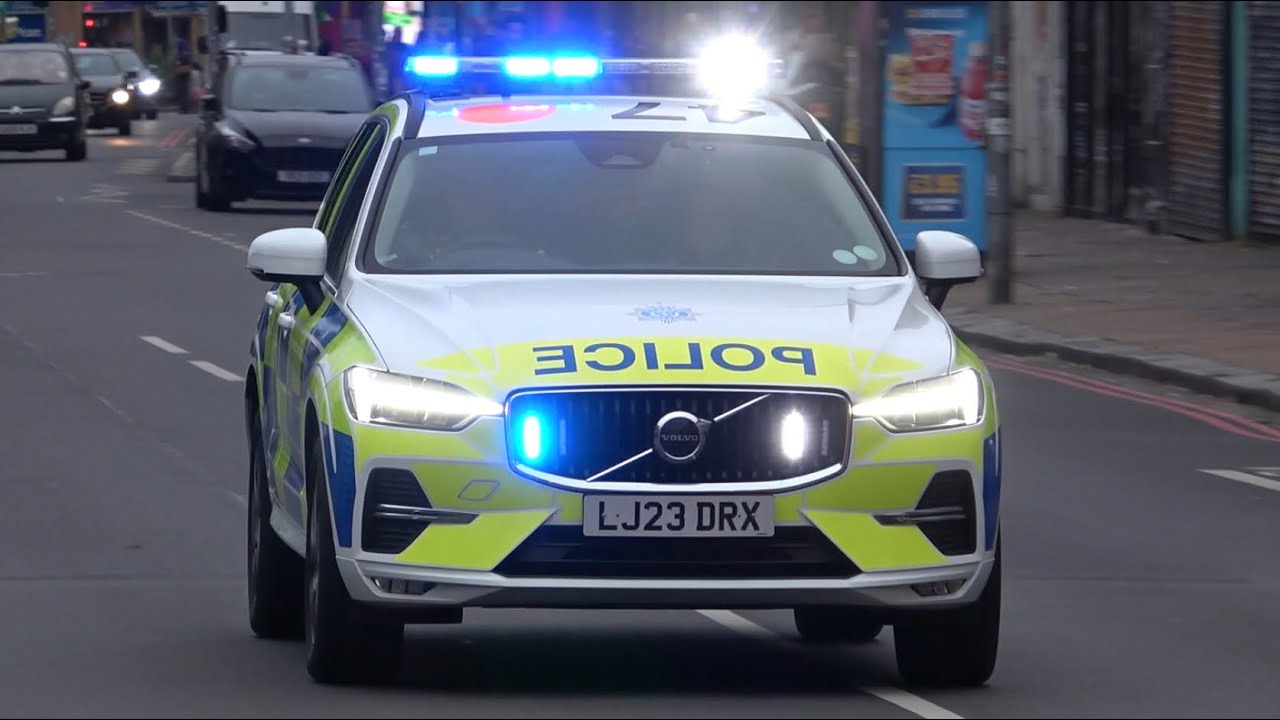 Sussex Police, Local Policing Unit, Marked Volvo XC60 response car ...