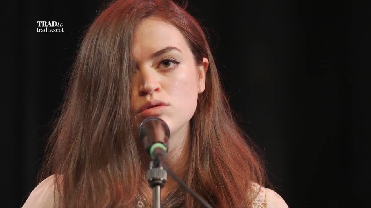 Siobhan Wilson performs La Javanaise (by Serge Gainsbourg) live at The ...