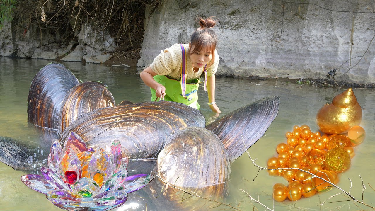 😱😱 The Wild Riches of the Mutant Clam: A Teenage Girl's Journey to ...