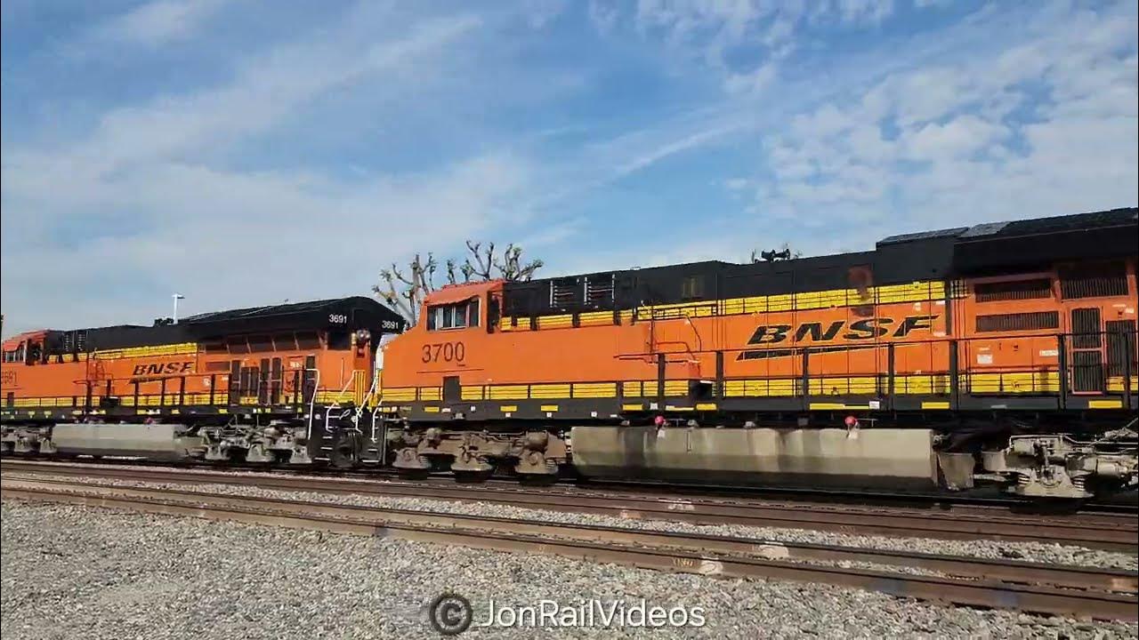 1/19/24 Pre: EB BNSF S train with 3 ET44s pass through Los Nietos/SFS - YouTube