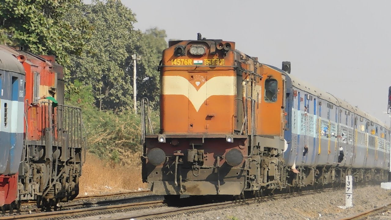High Speed Non Stop Honking 17618 Tapovan Express Crossing 17617 ...