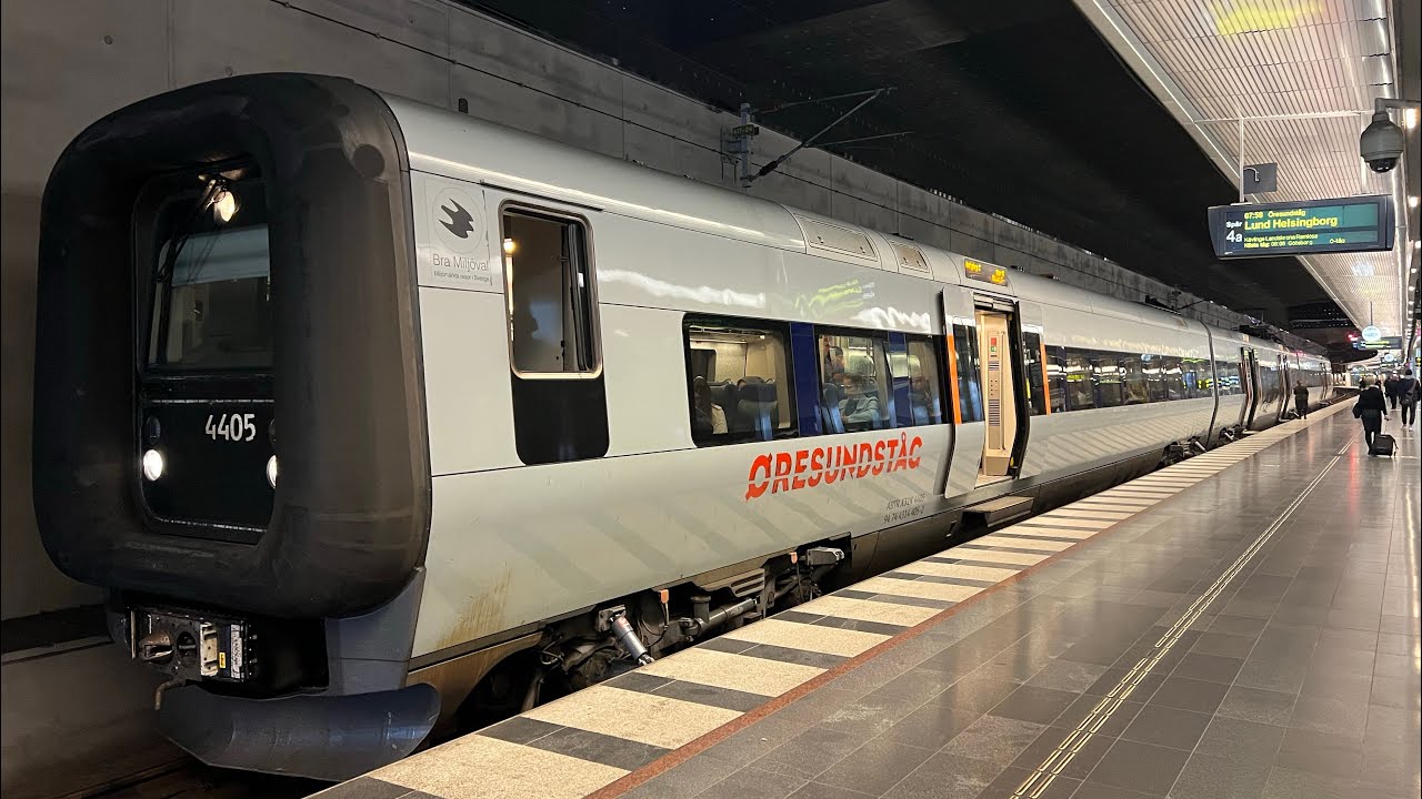 Gammalt Öresundståg x31k vid Malmö tåget har numret 4405+4805+4605 ...
