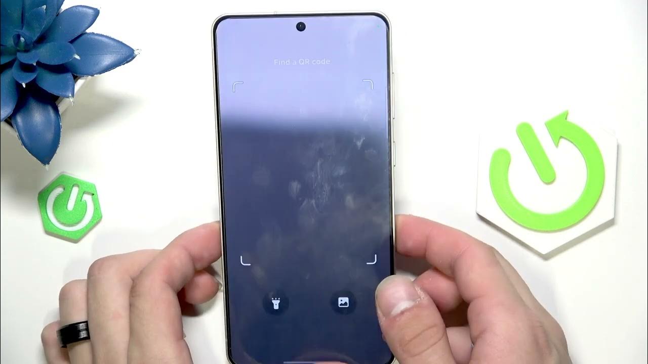 SAMSUNG Galaxy S25 Edge – How to Use QR Code Scanner - YouTube