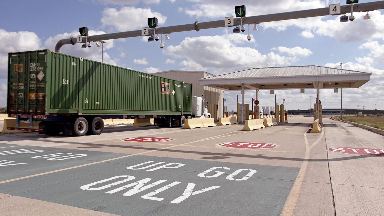 On the Fast Track with Union Pacific's Fast Gate - YouTube