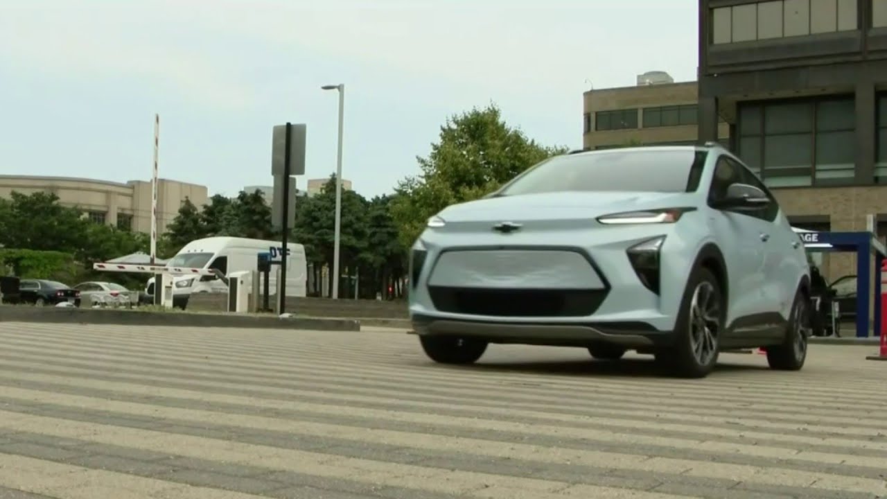 Are electric vehicles too heavy to be on roads? Safety organizations ...