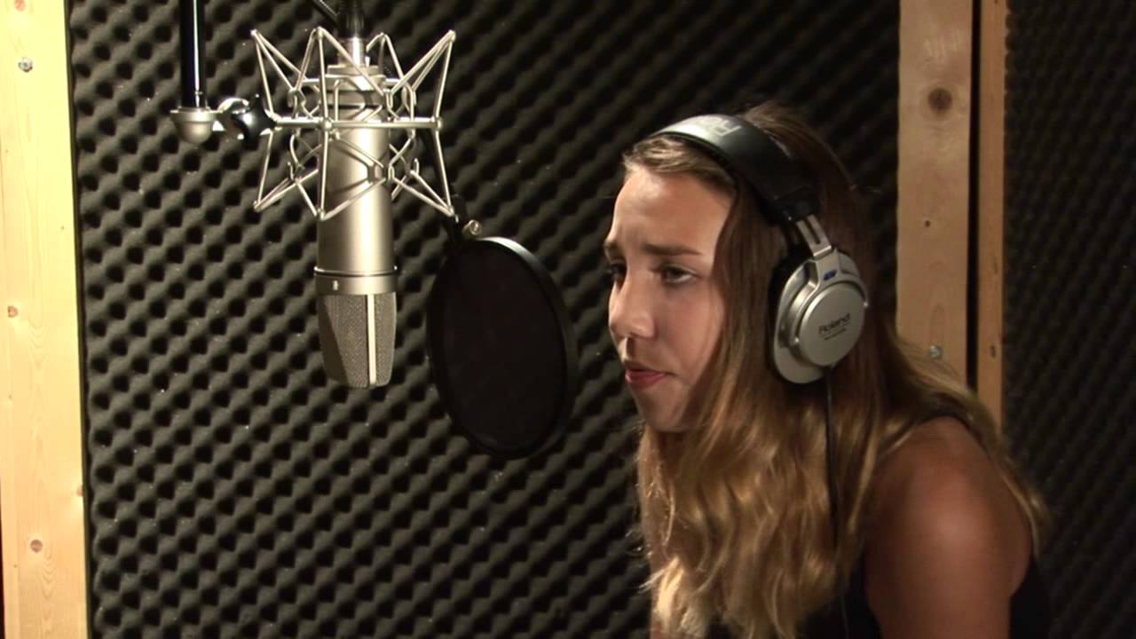 Emma Thornton - Lynn Valley's Got Talent - YouTube