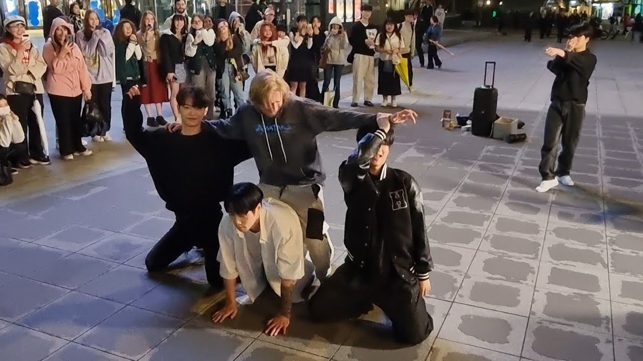 댄스팀 원오브(ONE OF) | 신촌댄스버스킹(Shinchon Dance Busking) - YouTube
