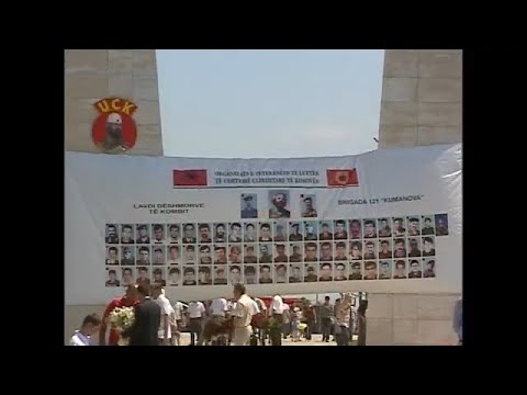 MANIFESTIMI PËR DËSHMORËT E BRIGADËS 121 ISMET JASHARI KUMANOVA, 25 ...