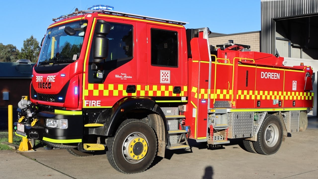 CFA | New Doreen Tanker Light Demo - Doreen CFA - YouTube