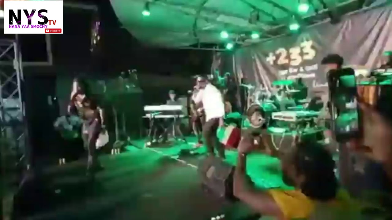 KUAMI EUGENE PERFORMS HAPPY DAY WITH SARKODIE ON STAGE AT +233 JAZZ BAR ...